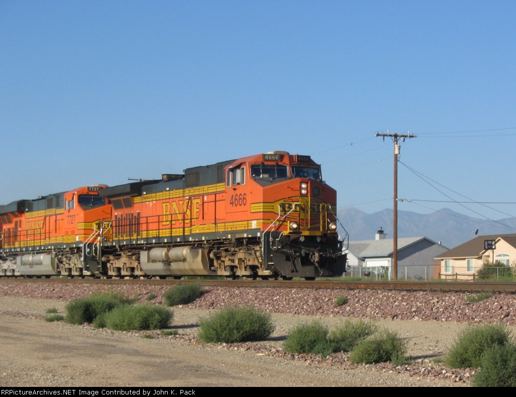 BNSF 4666